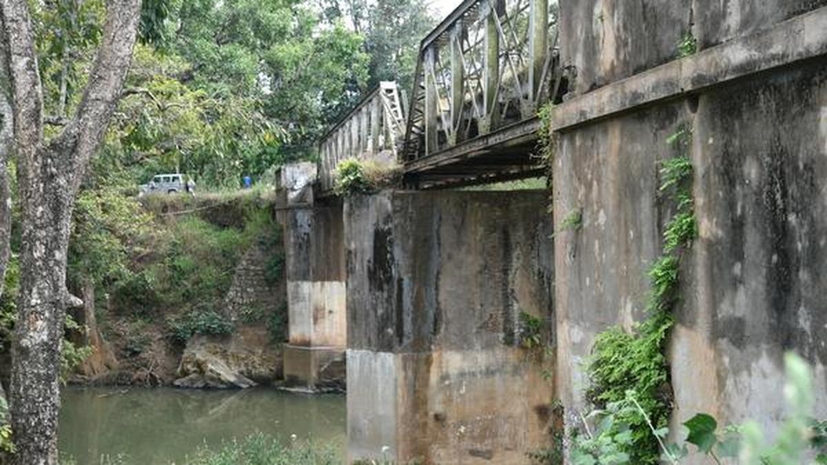 Iron bridge over Moyar River in Theppakadu to be replaced - The Hindu