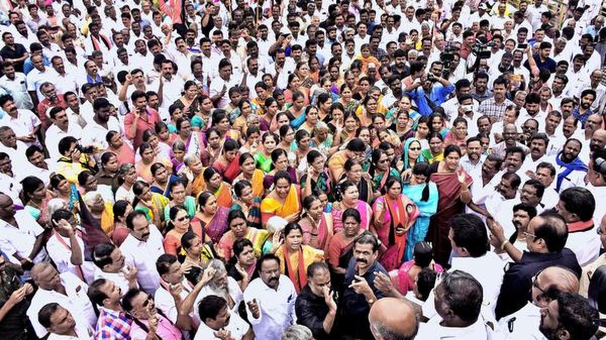 DMK members protest against CAA - The Hindu
