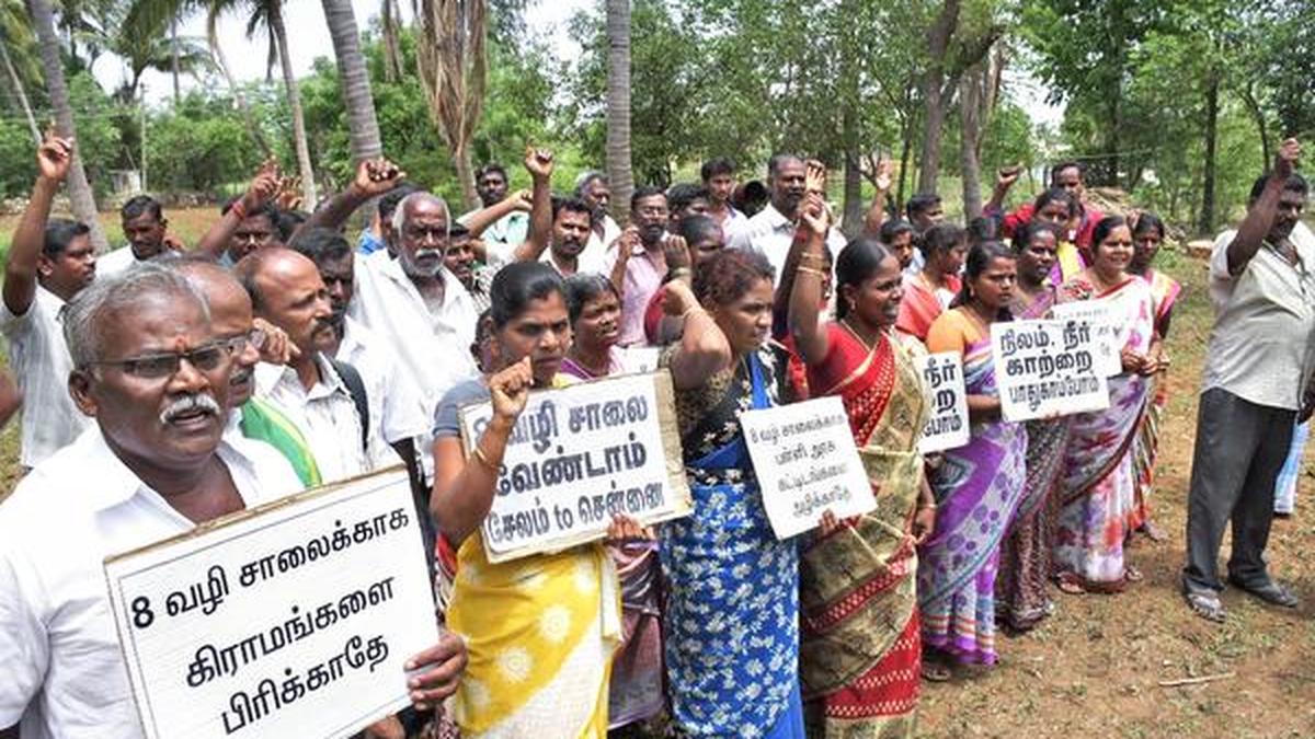 Anti-green corridor farmers stage protest in Salem - The Hindu