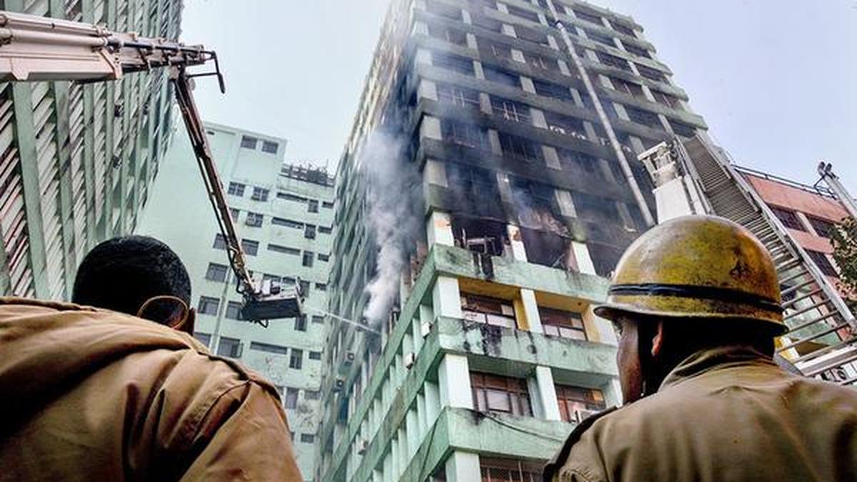 Fire breaks out at CGO complex, CISF man dies during evacuation - The Hindu