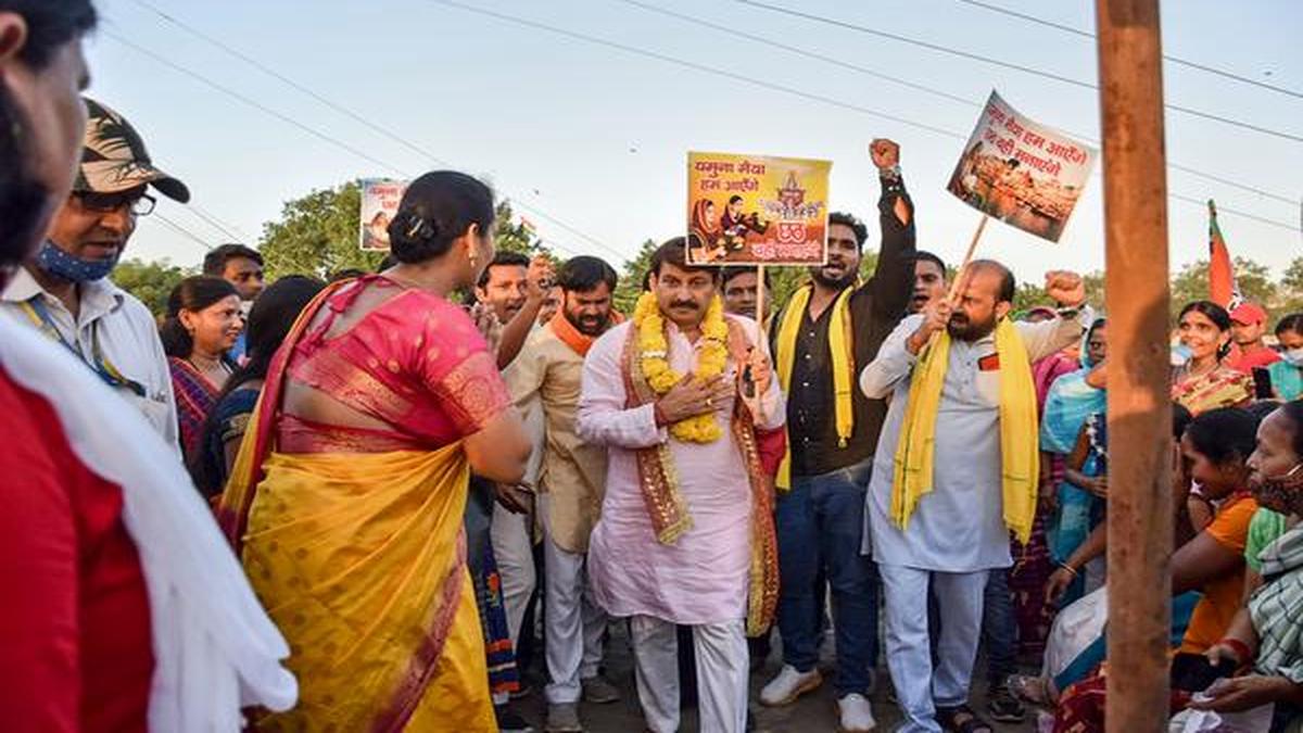 Manoj Tiwari takes out Chhath Rath Yatra to protest festival ban - The ...