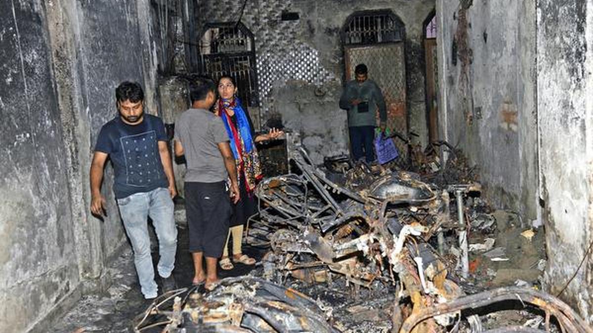Birthday girl among 4 dead in Dilshad Colony fire - The Hindu