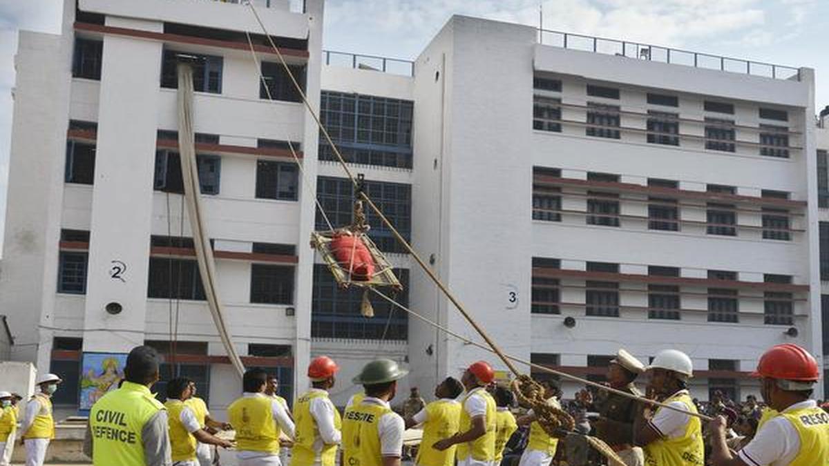 Civil defence volunteers honoured - The Hindu