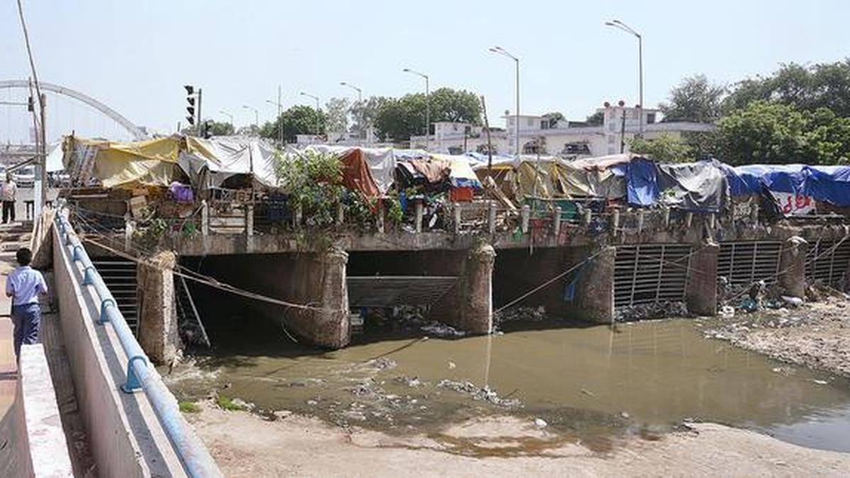 Are banks of Kushak Nallah fit for human habitation: HC - The Hindu