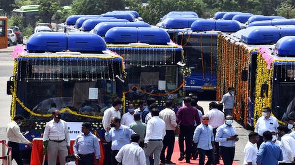 Gahlot flags off fleet of 32 cluster buses - The Hindu