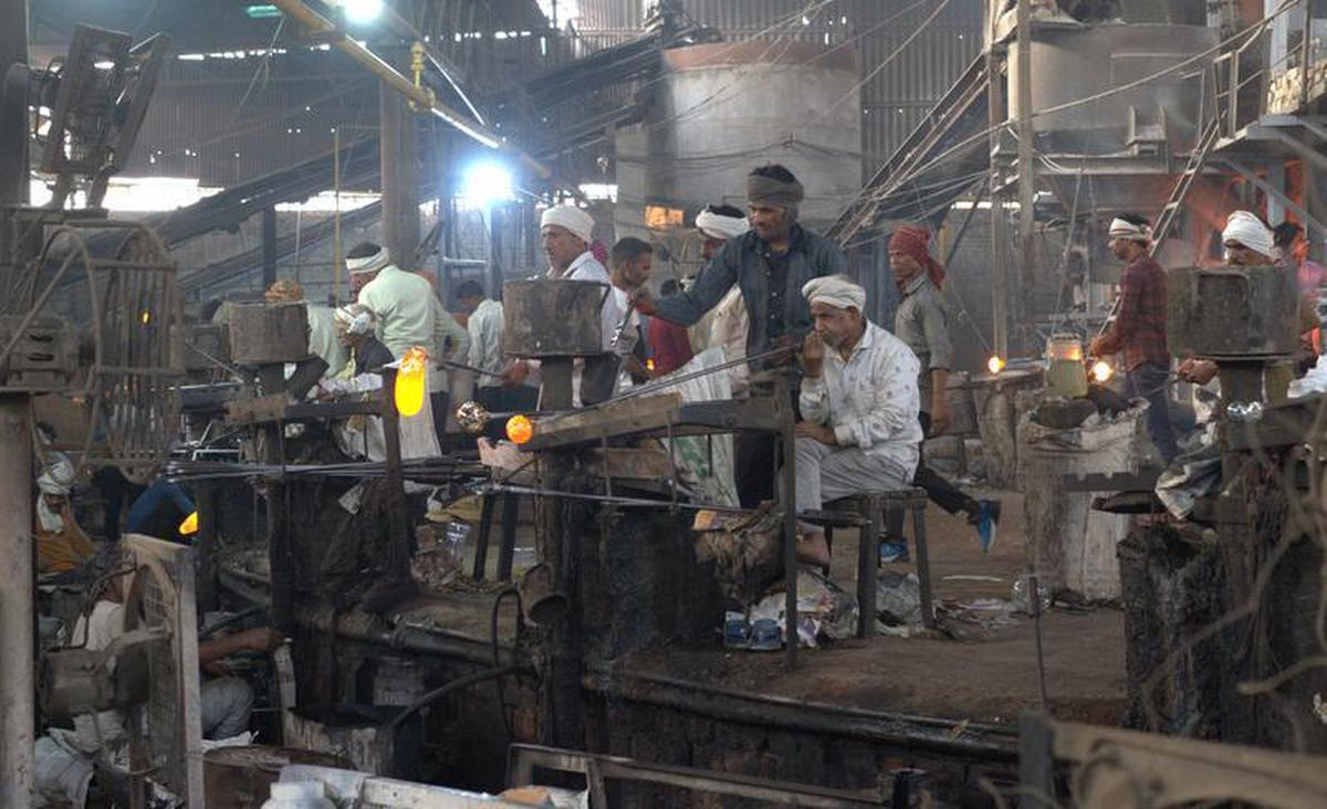 From bangles to bottles: the changing face of Firozabad’s glass industry - The Hindu