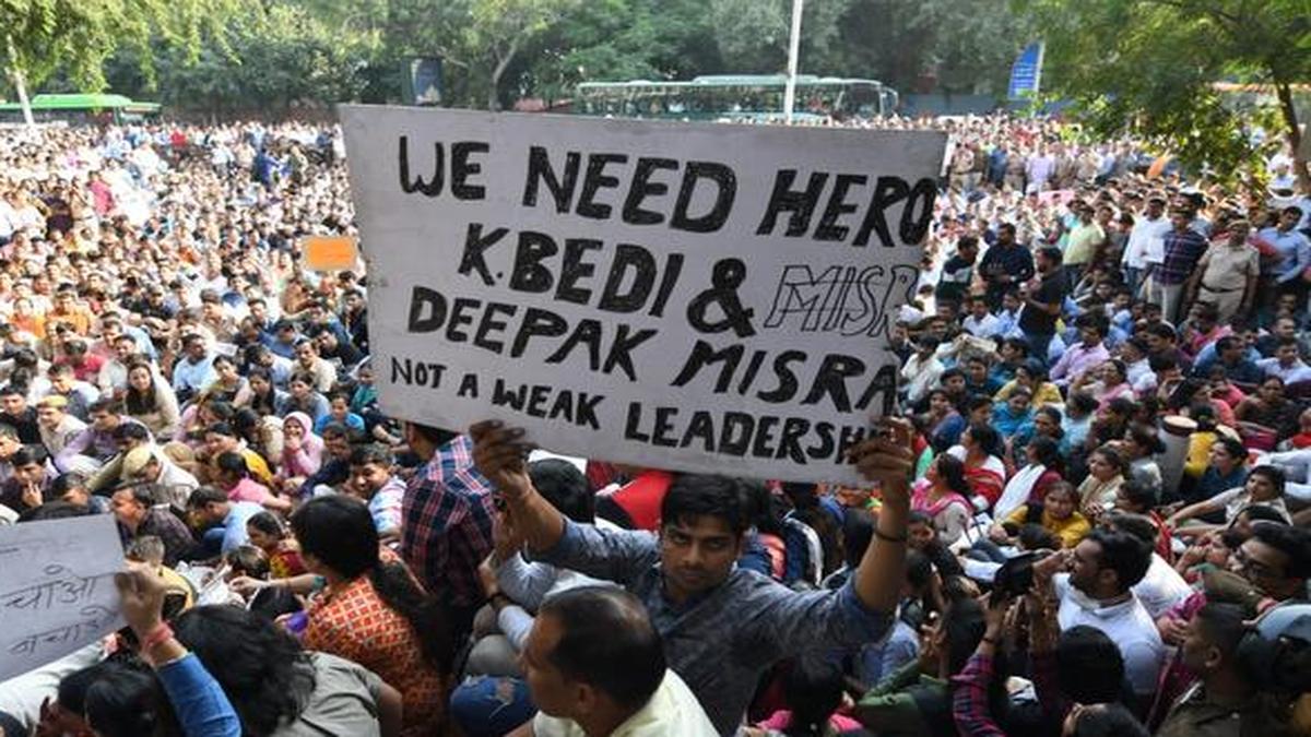 Delhi police protests | Protesters demand a fair trial by Delhi HC ...