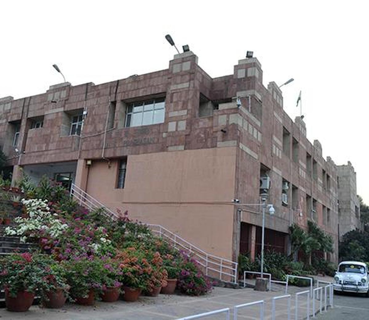 Teething troubles hit JNU engineering school - The Hindu