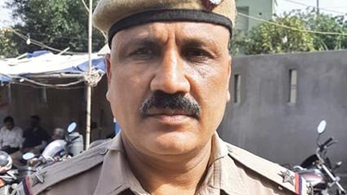 Policeman performs last rites of victim after family disowns body - The ...