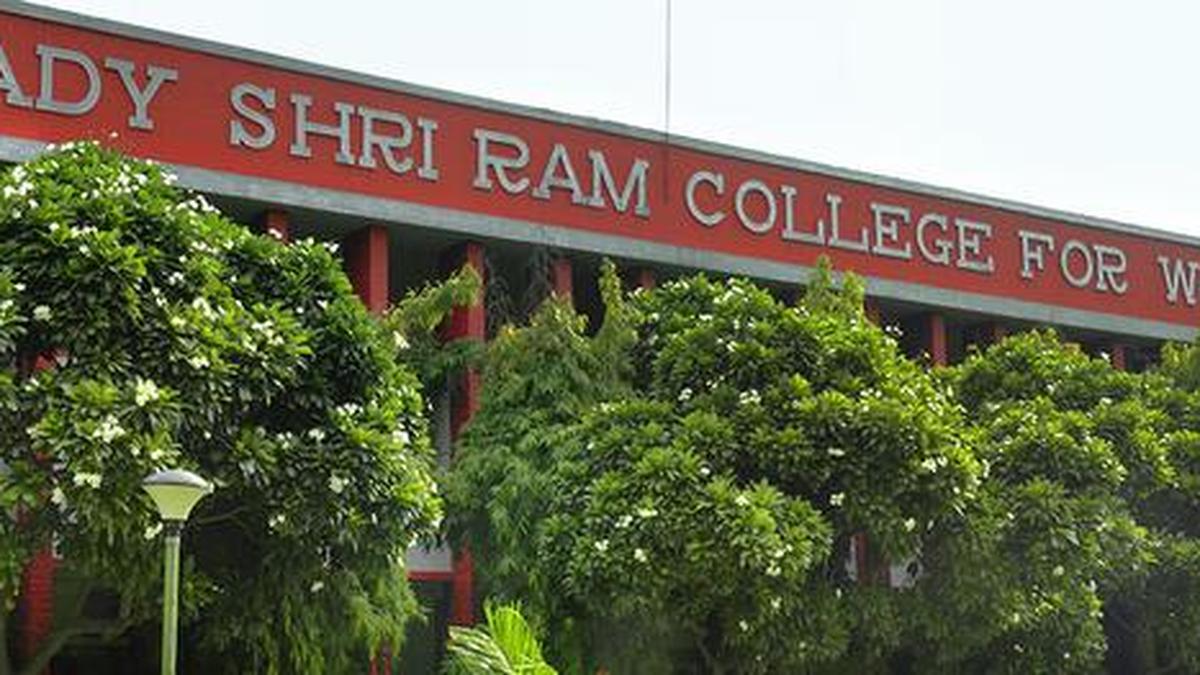 LSR hostel union protests ‘no seats for seniors’ move - The Hindu