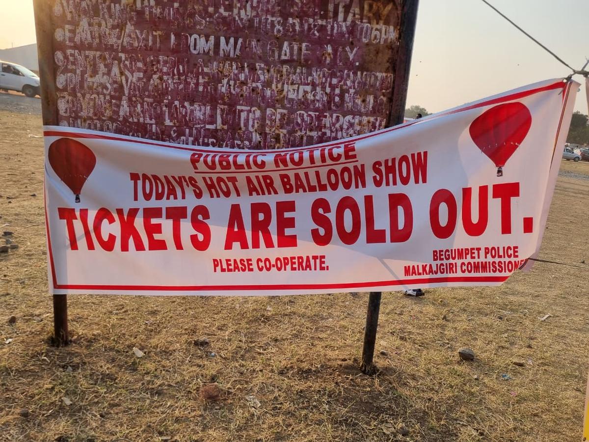 Hot air balloon show draws huge crowds on opening day at Parade Grounds ...