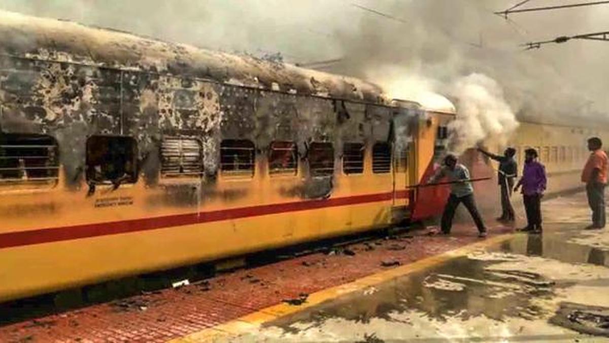 Parked train coaches gutted in fire - The Hindu