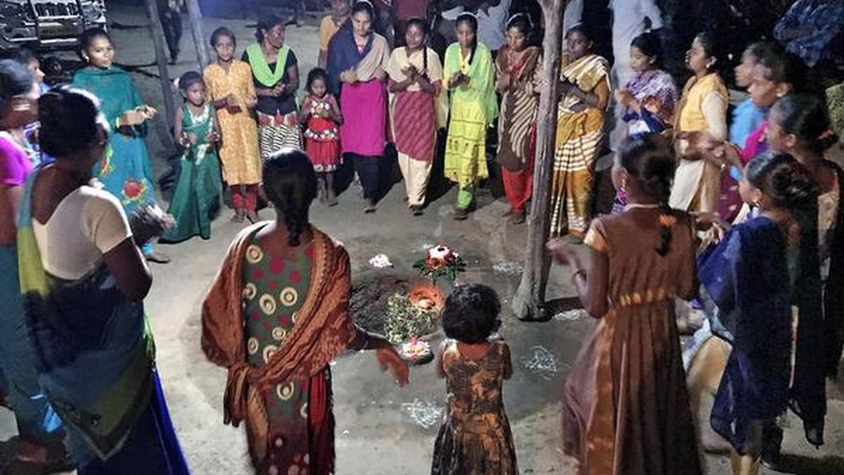 Bathukamma survives in its original form in Gond habitations - The Hindu
