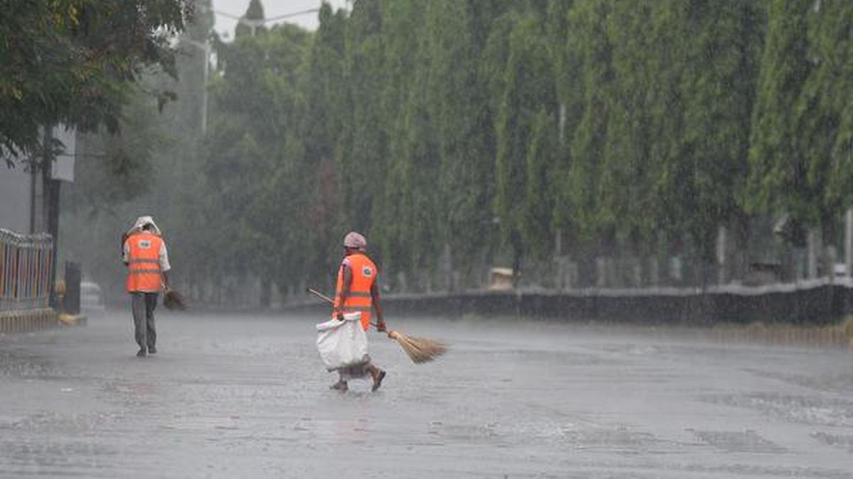 Rain with strong wind lashes city - The Hindu