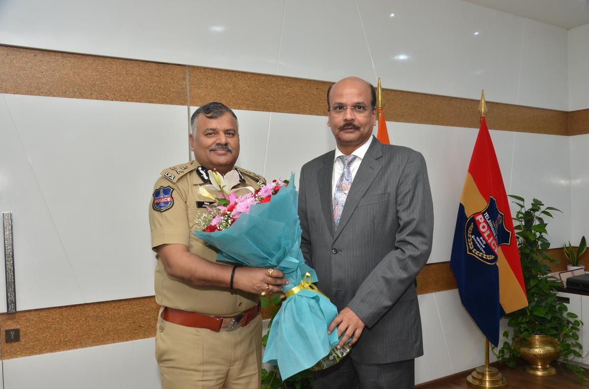Telangana government promotes five IPS officers to DGP rank - The Hindu