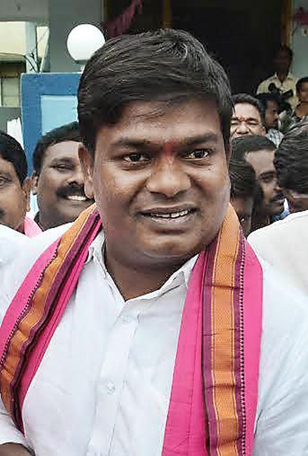 TRS MLA Jeevan Reddy pledges organs under Jeevandan - The Hindu