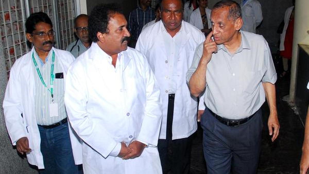 Governor takes Gandhi doctors by surprise - The Hindu
