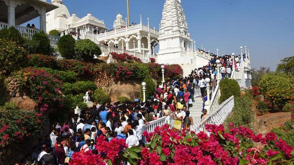 Rush of devotees at temples on new year - The Hindu
