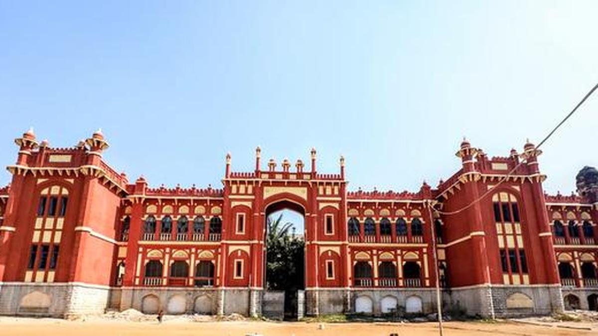 Government City College radiates the charm of a bygone era - The Hindu