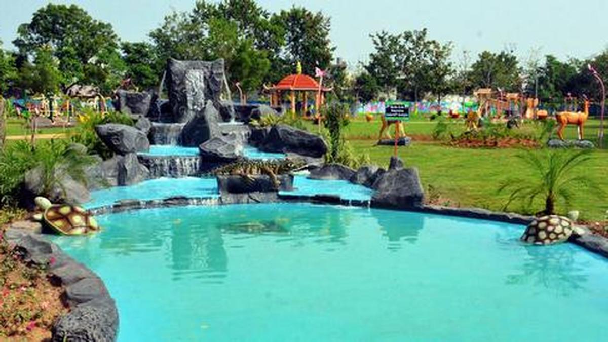 Sircilla: From a ghost town to a city bustling with life - The Hindu