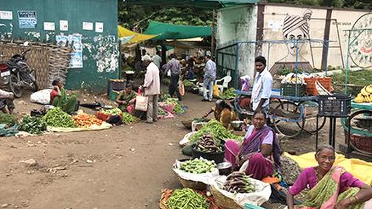 Space struggle at Rythu Bazar - The Hindu