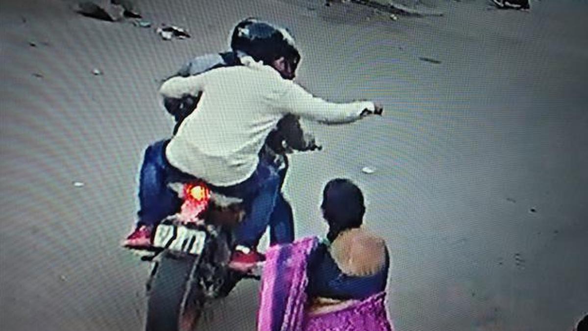 10 chain-snatching incidents reported in 12 hours in Hyderabad - The Hindu