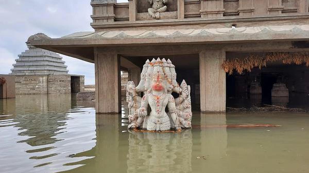 Hydel generation at Srisailam takes flood to Sagar - The Hindu