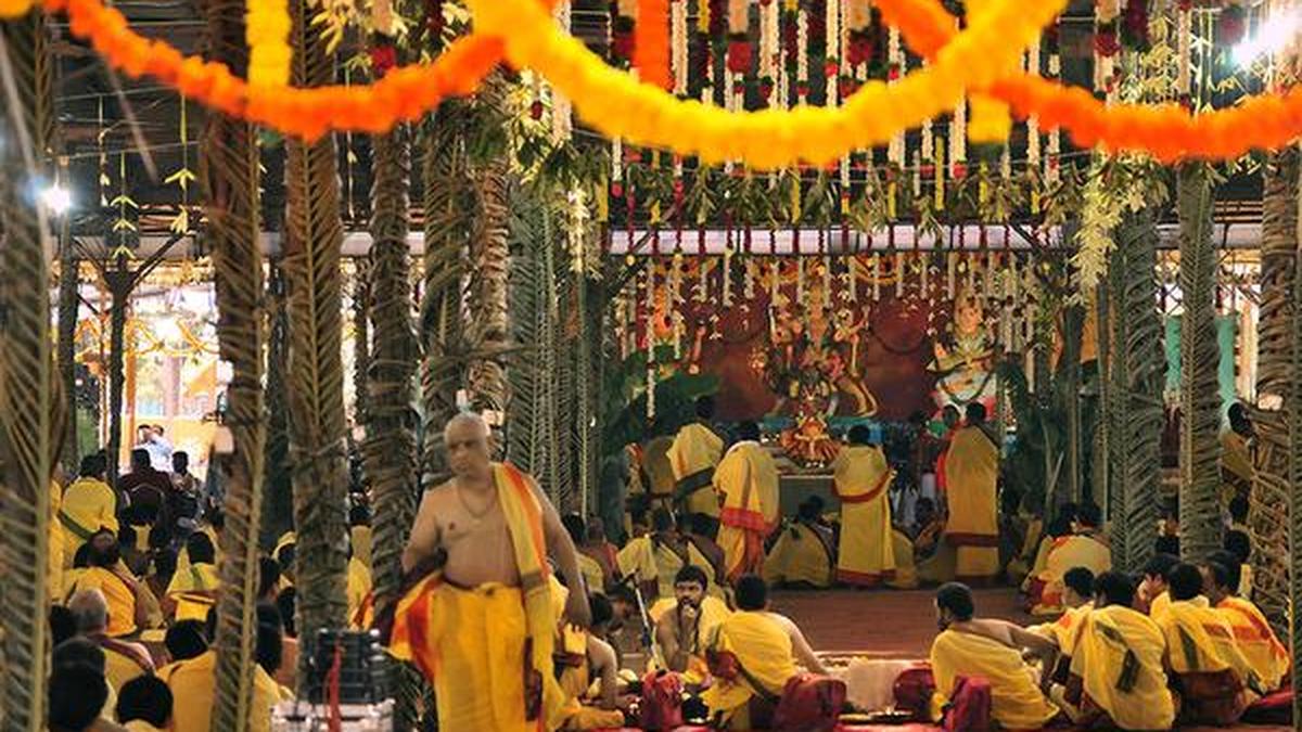 Five-day Sahasra Chandi Yagam at KCR’s farmhouse - The Hindu