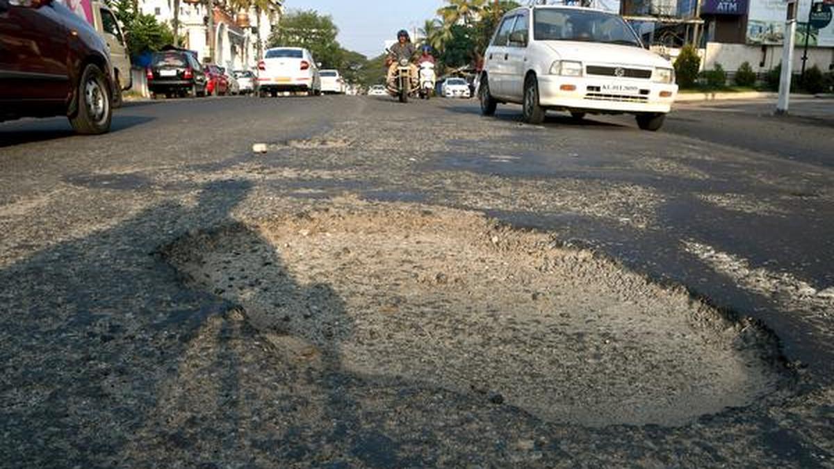 Civil Line Road turns a nightmare for motorists - The Hindu