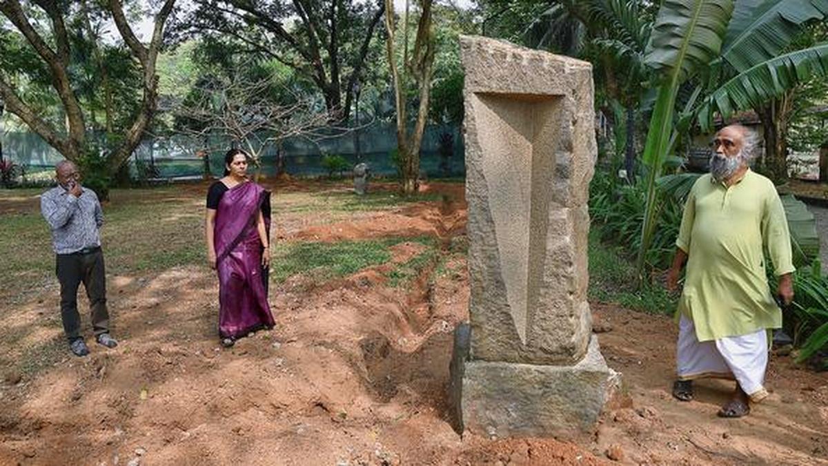Roots of banyan trees break sculpture at Subhash Park - The Hindu