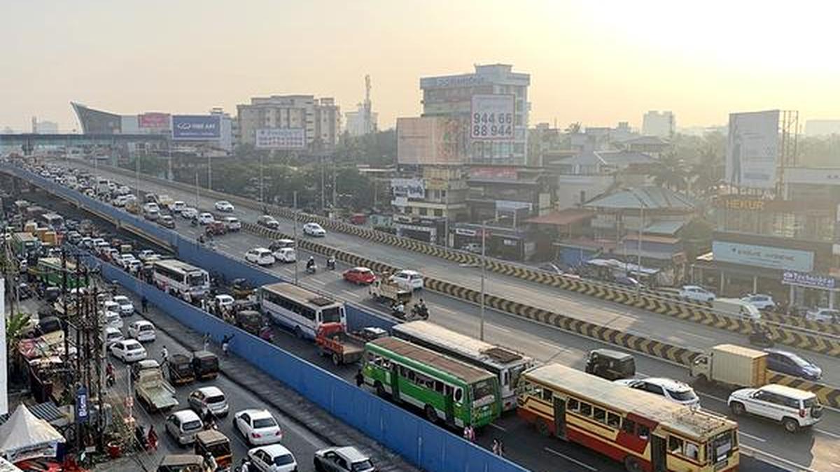 Traffic to be streamlined at Vyttila from January 16 - The Hindu