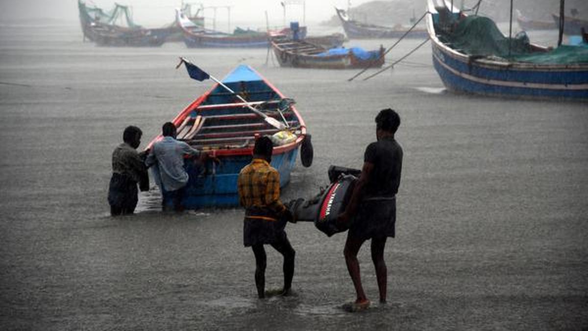 Chellanam mini fishing harbour to be partially opened - The Hindu