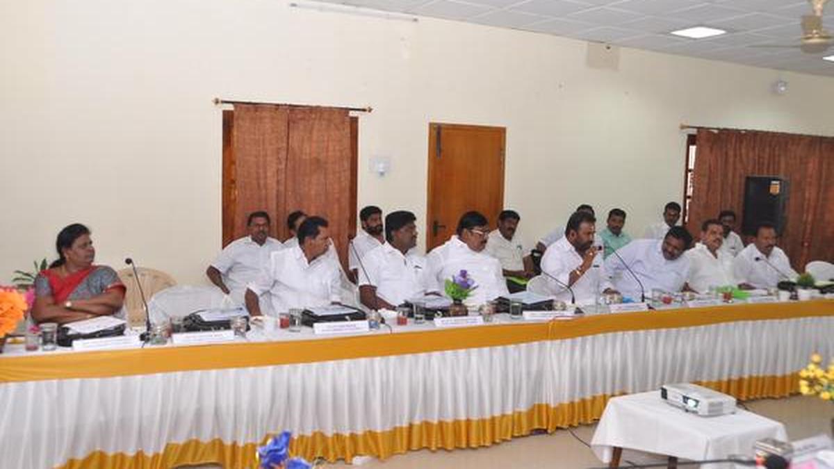 Silambu Express to become tri-weekly - The Hindu