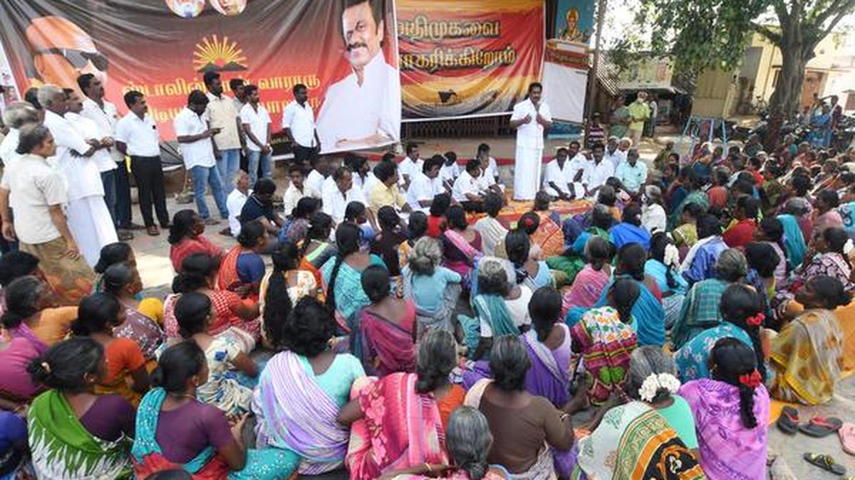 DMK leaders hold meetings with villagers - The Hindu