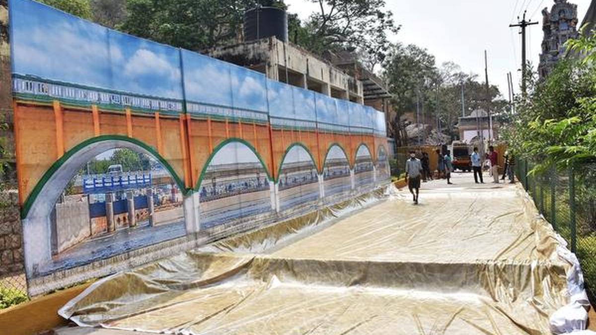 Vaigai river and AV bridge as Alagar would see every year - The Hindu