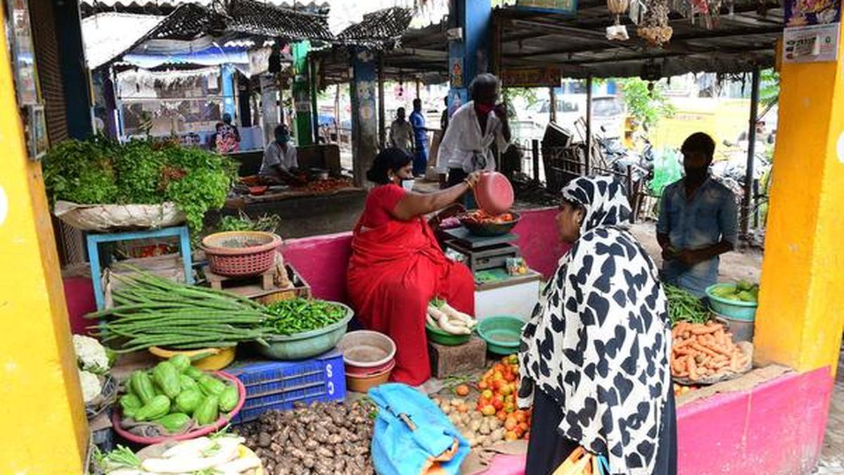 Thayir market reopens after five months - The Hindu