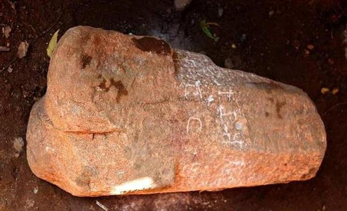 Tamil-Brahmi and Vattezhuttu inscriptions found near Madurai - The Hindu
