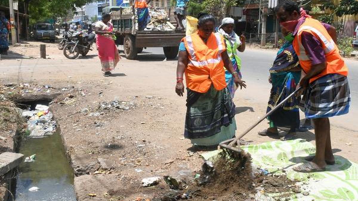 Lockdown | Garbage collection comes down in Madurai - The Hindu