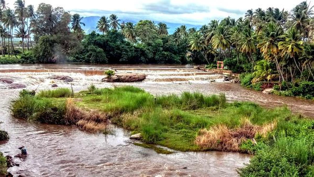 Sandwiched between two growth centres - The Hindu