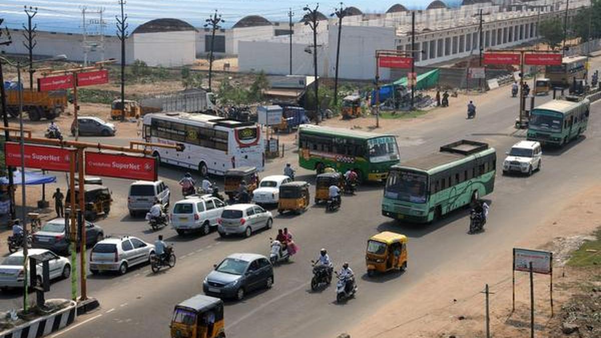 Absence of barricades poses serious threat to vehicle users - The Hindu