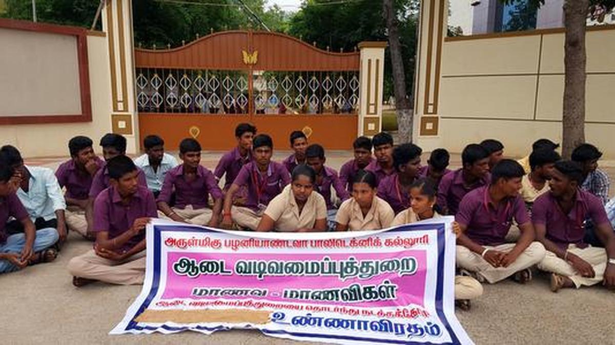 Polytechnic college students observe fast for continuance of course ...