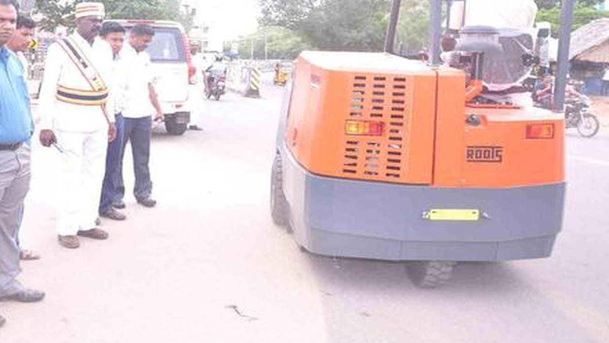 Corporation gets two more new sand removers - The Hindu