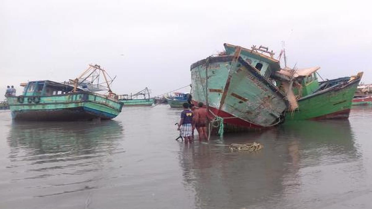 Strong winds damage boats in Rameswaram - The Hindu