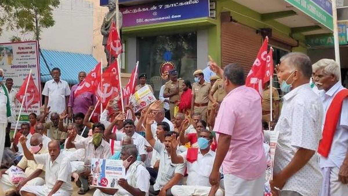 CPI (M) protests against Centre - The Hindu
