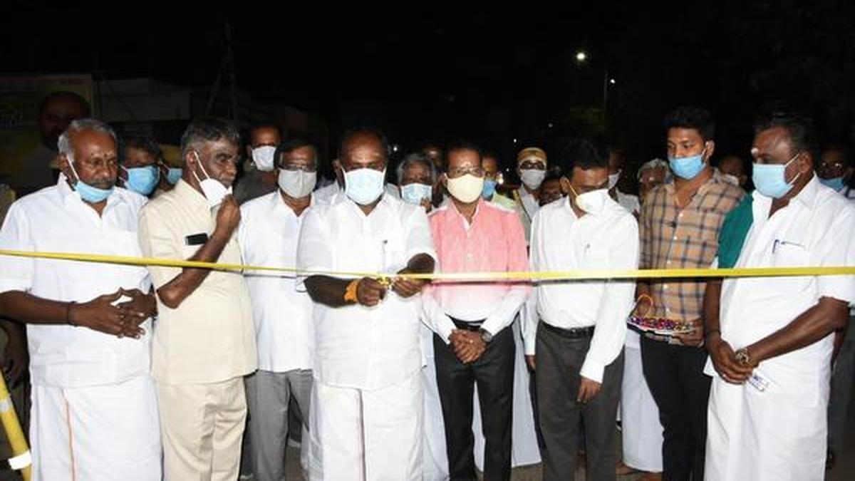 Wholesale vegetable market back at Paravai - The Hindu