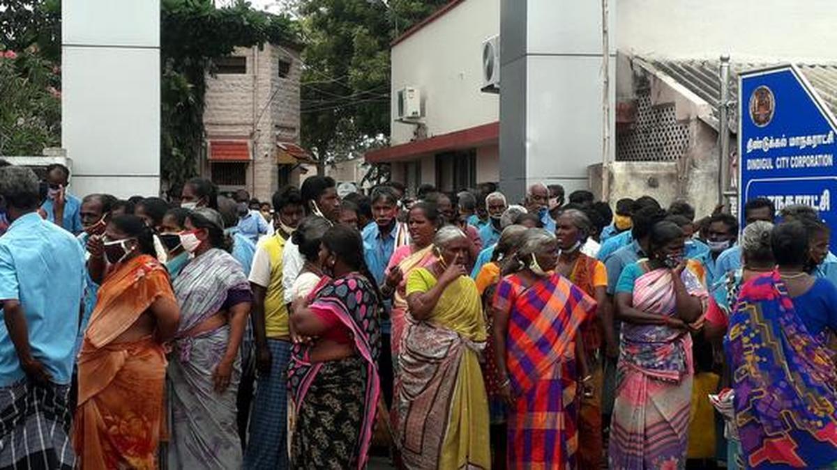 Give us space inside bus stand: small vendors’ plea to Dindigul ...