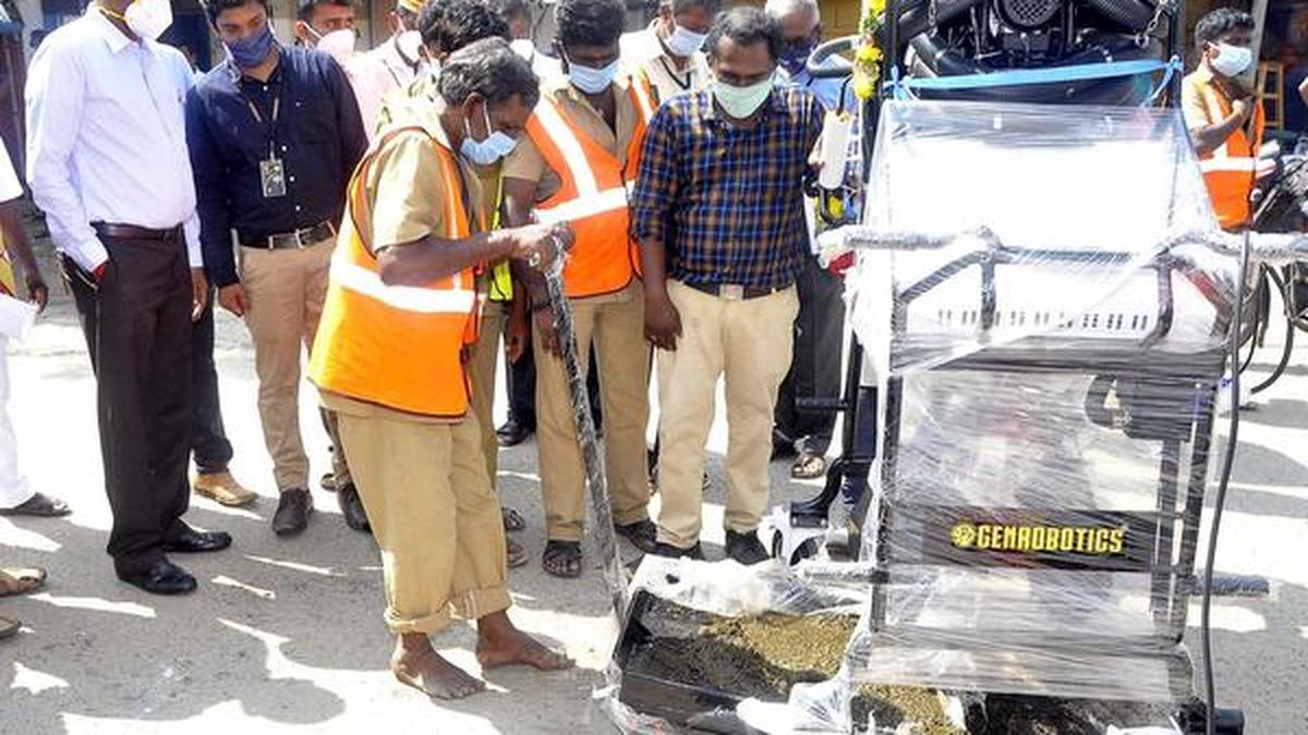 Robotic scavenging machine introduced - The Hindu