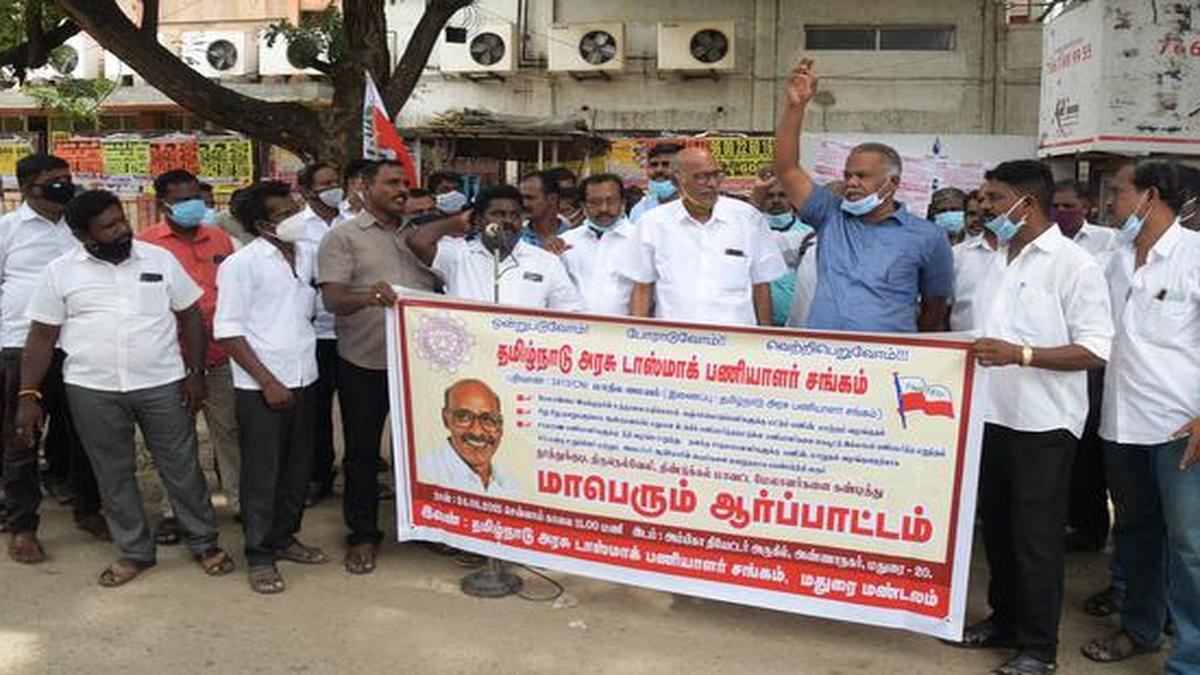 TASMAC employees allege partiality in transfers - The Hindu