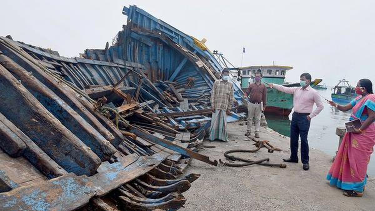 Ramanathapuram Collector takes stock of damaged boats at Mandapam - The ...