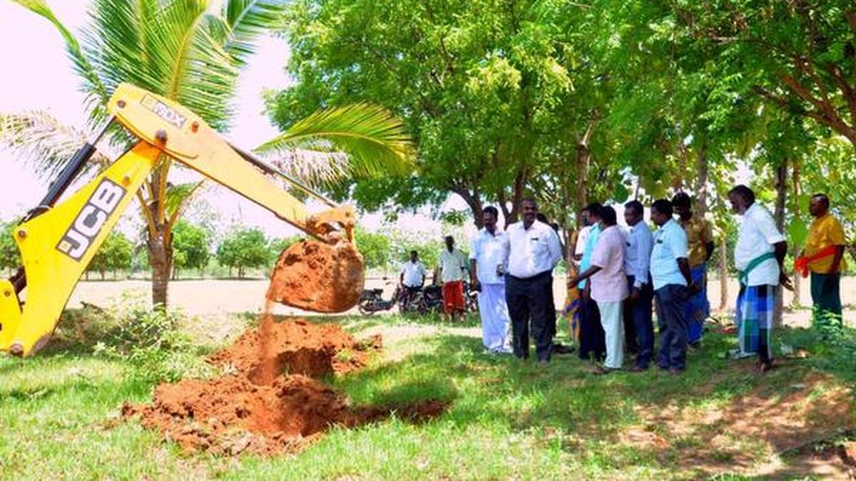 Land encroached on oorani retrieved - The Hindu